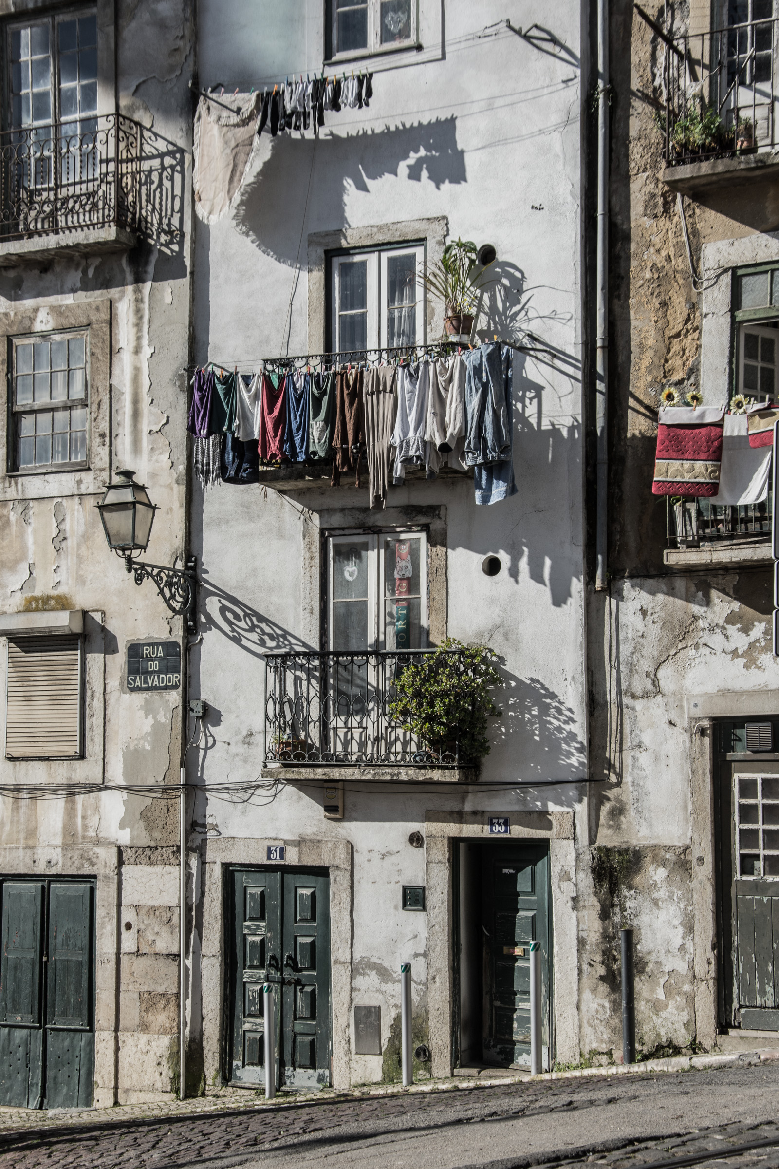 Morning In Alfama: A Photo Walk In Lisbon - 1001 Voyages Gourmands